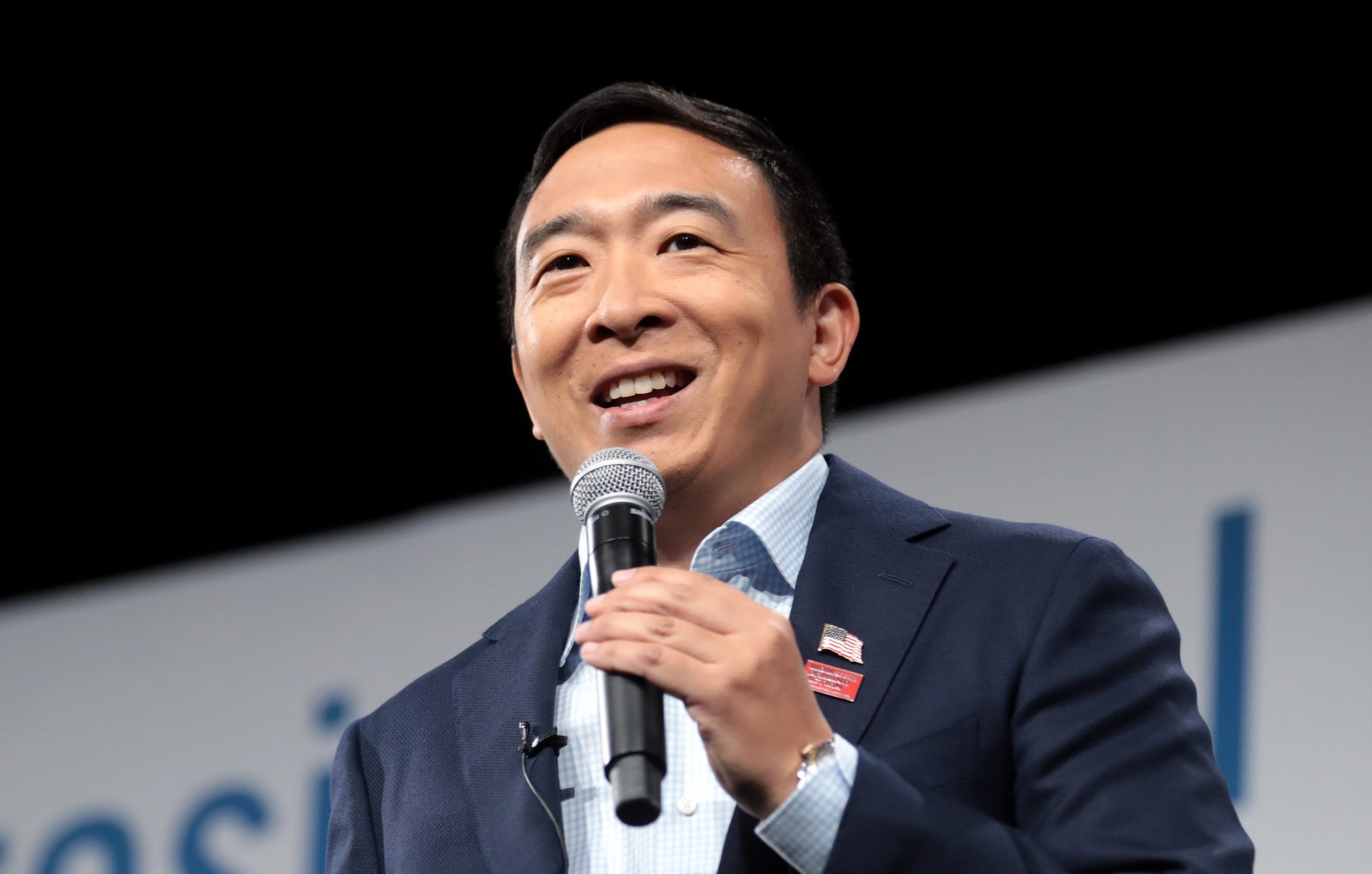Andrew Yang Makes a Bold Prediction about The Next Presidential Race ...